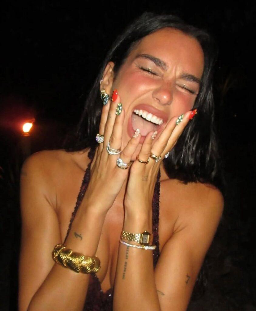 Las Rainbow Nails De Dua Lipa Son Las Próximas Uñas Que Vas A Querer